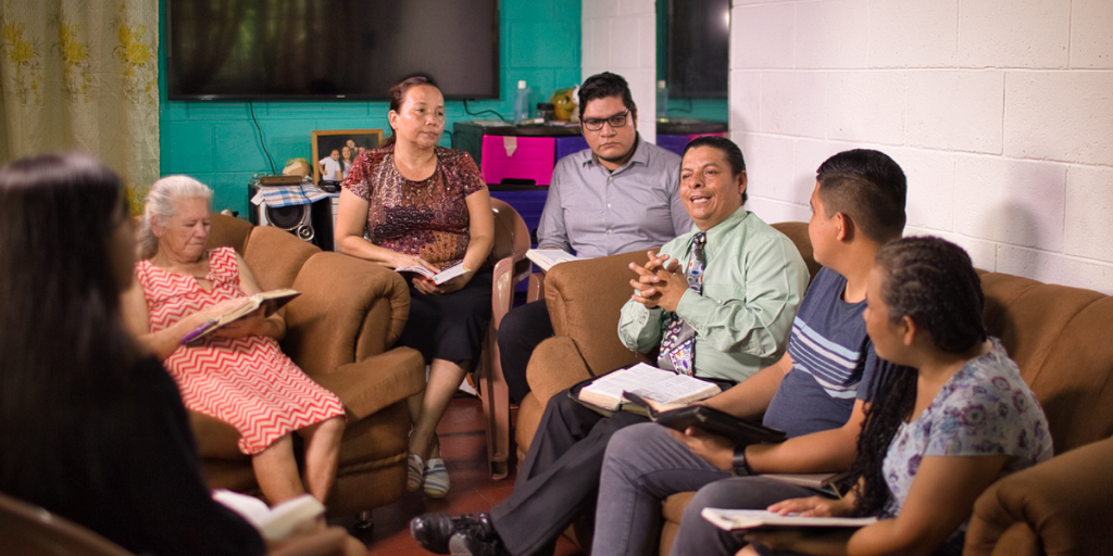Las células haciendo discípulos - Misión Cristiana Elim